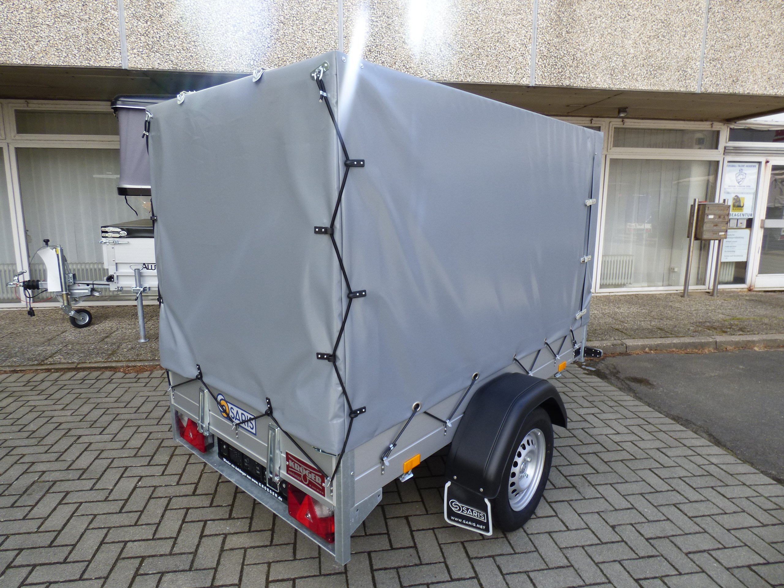 Saris BT75 McAlu ankippbar mit ProfiLine Hochplane in silber 750KG 205x113x120cm / PKW Anhänger ...