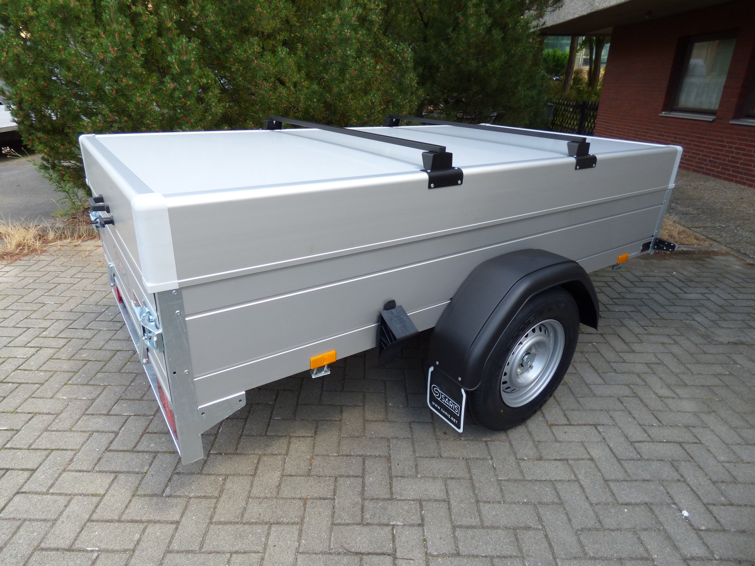 SARIS MC 255 133 1350 1 McAlu Comfort mit Deckel und Querträgern 1350kg 255x133x50cm / PKW ...